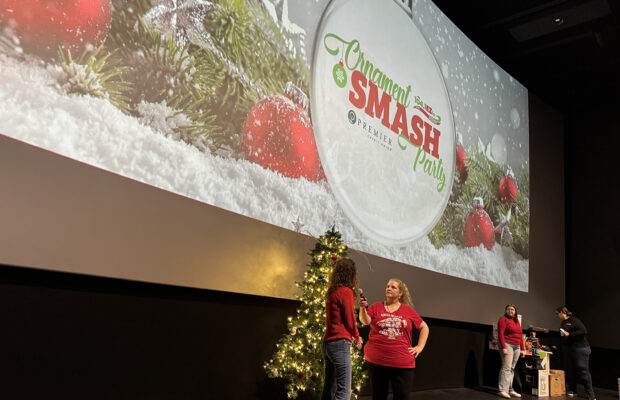 Ornament Smash Party 2023 | 104.1 EZ FM